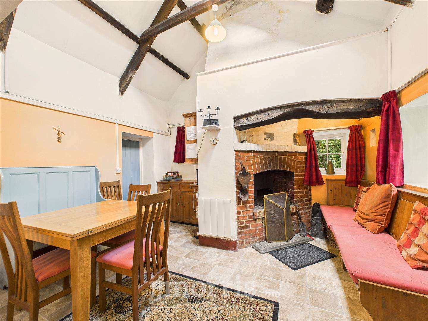 Cwmllan, Pontfaen, Fishguard – JJMorris
